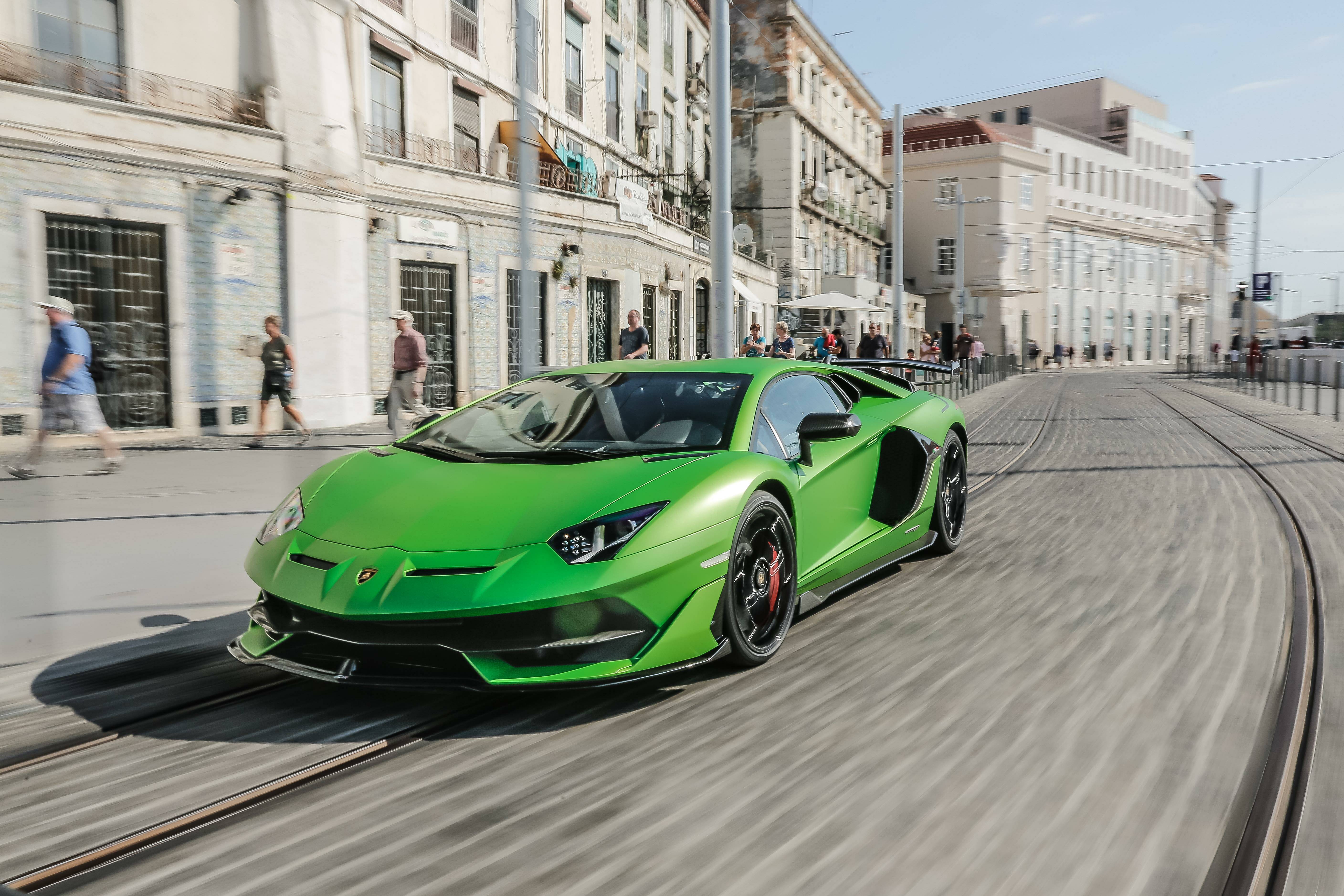 Apple's secret car team snags Lamborghini lead • The Register